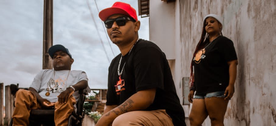 SANGUE REAL É CAPA DA REVISTA CONNESSIONE™ - SELIGANAMUSICA®