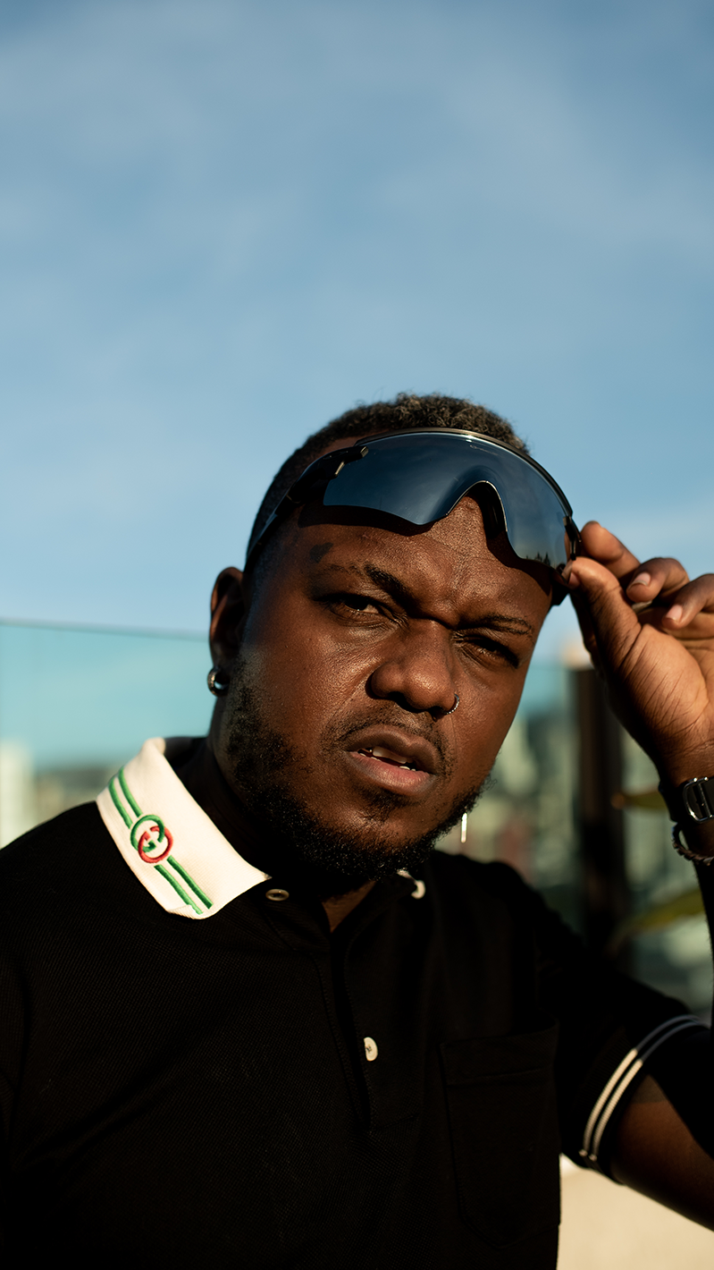 Djonga - Divulgação - SELIGANAMUSICA®